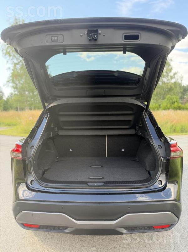 Melns Nissan Qashqai 2022 Rīga, ar dzinēja tilpumu 1.30 L un nobraukumu 28 tūkst. km par 27900 €, foto 4 vietnē AUTOMOTO.COM.LV