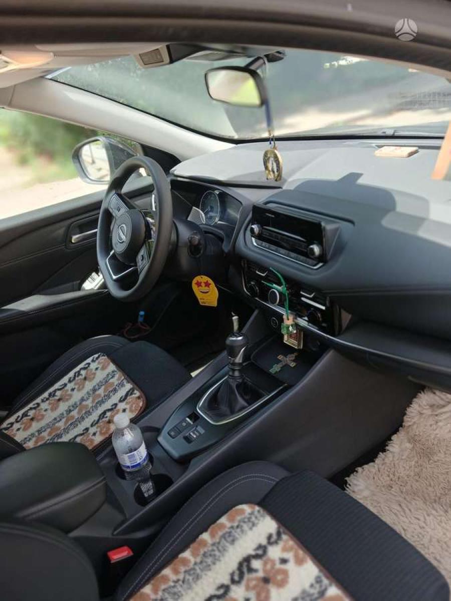 Black Nissan Qashqai 2022 in Vilnius, with an engine capacity of 1.30 L and mileage of 18 thousand km for 22000 €, photo 7 on AUTOMOTO.COM.LV