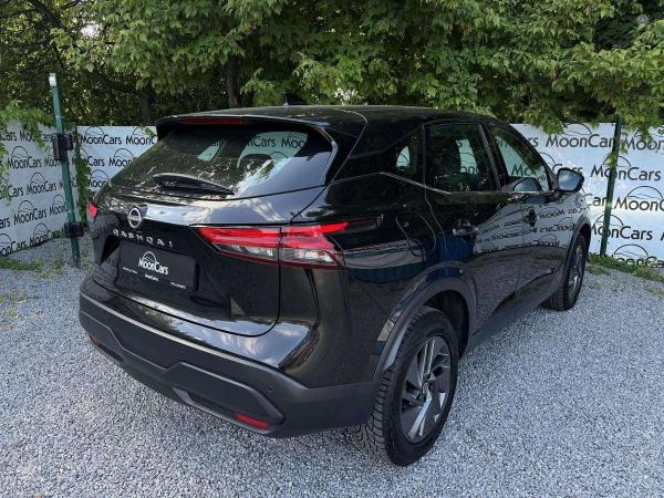 Black Nissan Qashqai 2022 in Vilnius, with an engine capacity of 1.33 L and mileage of 115 thousand km for 17200 €, photo 5 on AUTOMOTO.COM.LV