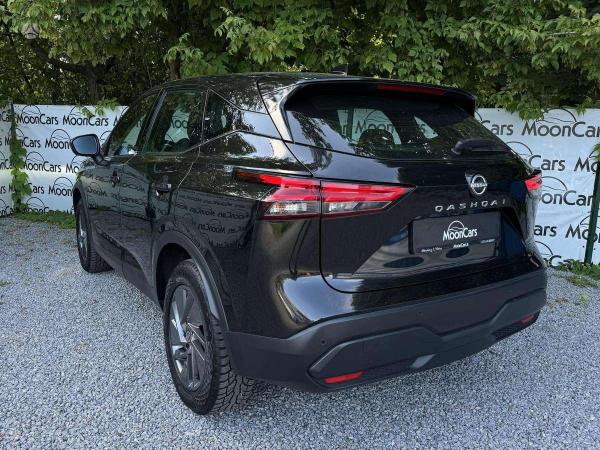 Black Nissan Qashqai 2022 in Vilnius, with an engine capacity of 1.33 L and mileage of 115 thousand km for 17200 €, photo 8 on AUTOMOTO.COM.LV