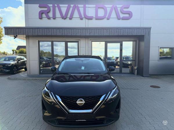 Melns Nissan Qashqai 2022 Šauļi, ar dzinēja tilpumu 1.33 L un nobraukumu 77 tūkst. km par 19990 €, foto 1 vietnē AUTOMOTO.COM.LV