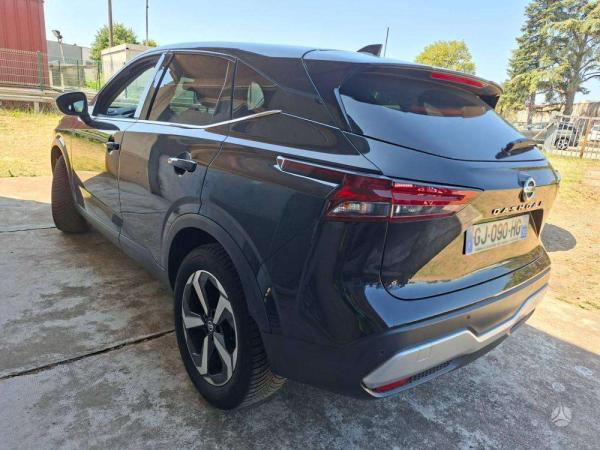 Black Nissan Qashqai 2022 in Vilnius, with an engine capacity of 1.33 L and mileage of 153 thousand km for 16990 €, photo 4 on AUTOMOTO.COM.LV