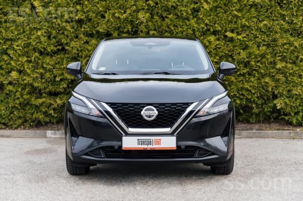 Black Nissan Qashqai 2023 in Riga, with an engine capacity of 1.30 L and mileage of 40 thousand km for 21900 €, photo 2 on AUTOMOTO.COM.LV