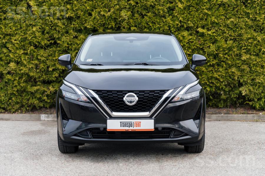 Black Nissan Qashqai 2023 in Riga, with an engine capacity of 1.30 L and mileage of 40 thousand km for 21900 €, photo 2 on AUTOMOTO.COM.LV