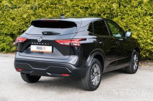 Black Nissan Qashqai 2023 in Riga, with an engine capacity of 1.30 L and mileage of 40 thousand km for 21900 €, photo 5 on AUTOMOTO.COM.LV
