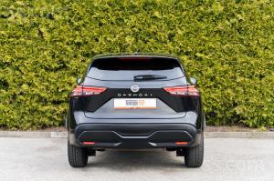 Black Nissan Qashqai 2023 in Riga, with an engine capacity of 1.30 L and mileage of 40 thousand km for 21900 €, photo 6 on AUTOMOTO.COM.LV