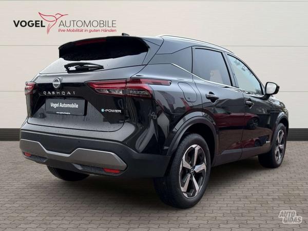 Black Nissan Qashqai 2023 in Kaunas, with an engine capacity of 1.50 L and mileage of 14 thousand km for 32151 €, photo 5 on AUTOMOTO.COM.LV