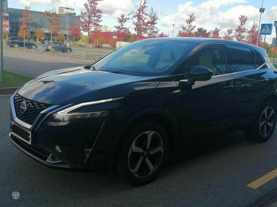 Black Nissan Qashqai 2023 in Klaipeda, with an engine capacity of 1.33 L and mileage of 35 thousand km for 23500 €, photo 1 on AUTOMOTO.COM.LV