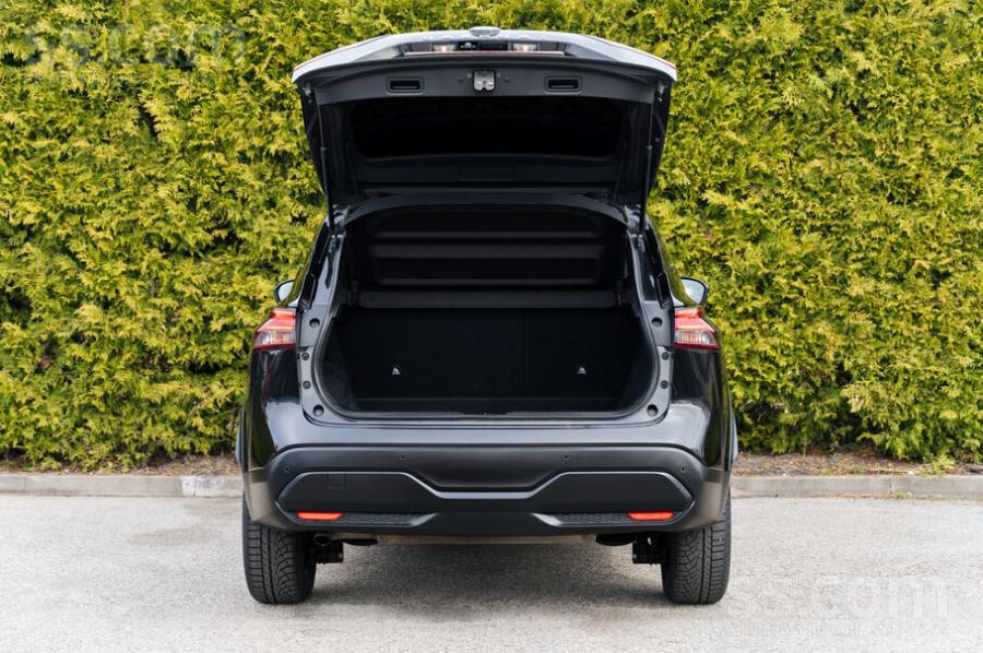 Melns Nissan Qashqai 2023 Rīga, ar dzinēja tilpumu 1.30 L un nobraukumu 48 tūkst. km par 19500 €, foto 8 vietnē AUTOMOTO.COM.LV