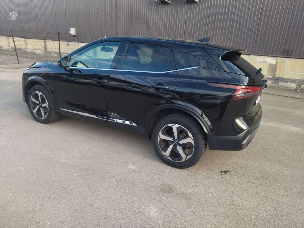 Melns Nissan Qashqai 2023 Klaipėda, ar dzinēja tilpumu 1.33 L un nobraukumu 35 tūkst. km par 22200 €, foto 5 vietnē AUTOMOTO.COM.LV