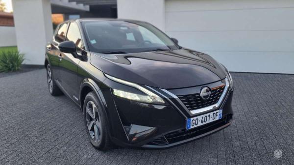 Black Nissan Qashqai 2023 in Taurage, with an engine capacity of 1.50 L and mileage of 135 thousand km for 16900 €, photo 2 on AUTOMOTO.COM.LV