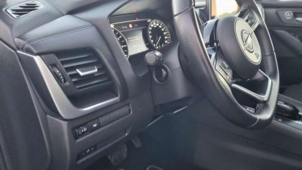 Black Nissan Qashqai 2023 in Taurage, with an engine capacity of 1.50 L and mileage of 135 thousand km for 16900 €, photo 6 on AUTOMOTO.COM.LV