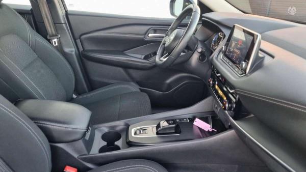Black Nissan Qashqai 2023 in Taurage, with an engine capacity of 1.50 L and mileage of 135 thousand km for 16900 €, photo 9 on AUTOMOTO.COM.LV