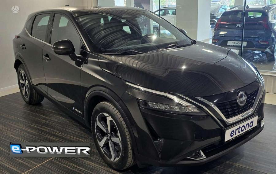 Melns Nissan Qashqai 2023 Šauļi, ar dzinēja tilpumu 1.50 L un nobraukumu 24 tūkst. km par 22900 €, foto 1 vietnē AUTOMOTO.COM.LV