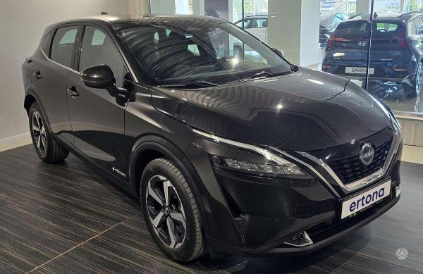Melns Nissan Qashqai 2023 Šauļi, ar dzinēja tilpumu 1.50 L un nobraukumu 24 tūkst. km par 22900 €, foto 4 vietnē AUTOMOTO.COM.LV