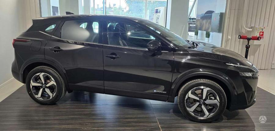 Melns Nissan Qashqai 2023 Šauļi, ar dzinēja tilpumu 1.50 L un nobraukumu 24 tūkst. km par 22900 €, foto 7 vietnē AUTOMOTO.COM.LV
