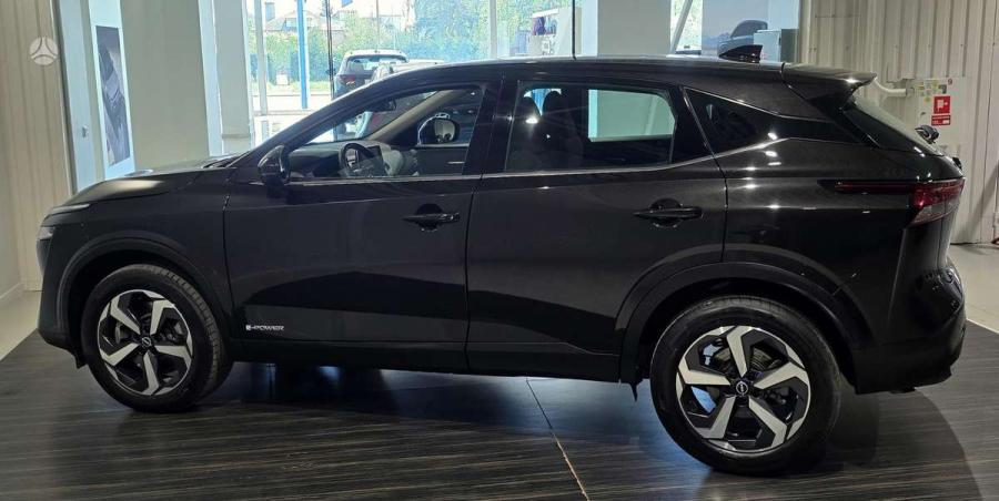 Melns Nissan Qashqai 2023 Šauļi, ar dzinēja tilpumu 1.50 L un nobraukumu 24 tūkst. km par 22900 €, foto 8 vietnē AUTOMOTO.COM.LV