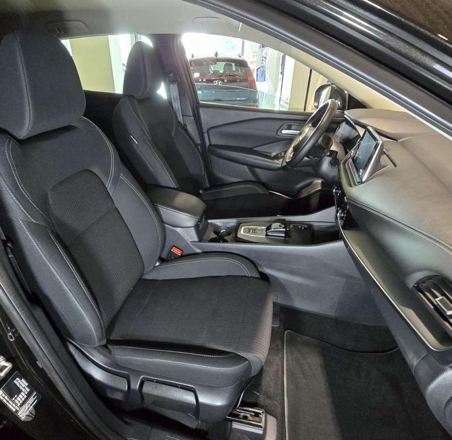 Melns Nissan Qashqai 2023 Šauļi, ar dzinēja tilpumu 1.50 L un nobraukumu 24 tūkst. km par 22900 €, foto 21 vietnē AUTOMOTO.COM.LV