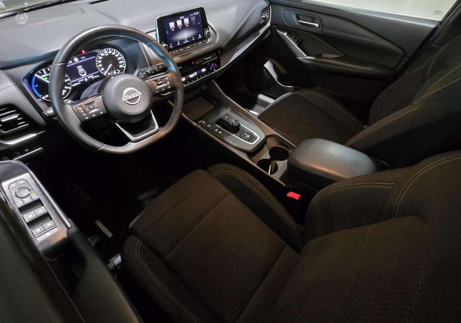 Melns Nissan Qashqai 2023 Šauļi, ar dzinēja tilpumu 1.50 L un nobraukumu 24 tūkst. km par 22900 €, foto 23 vietnē AUTOMOTO.COM.LV