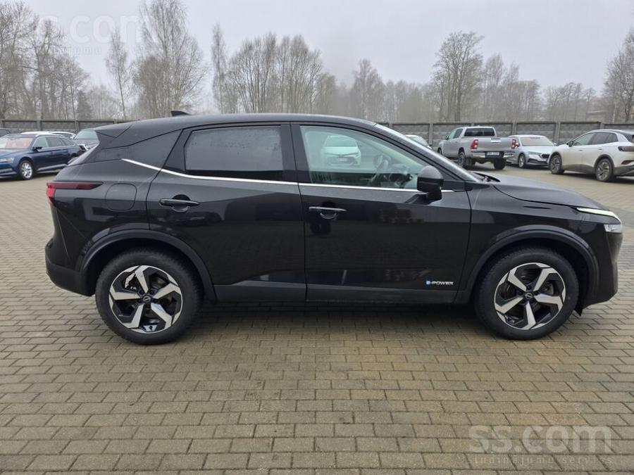Black Nissan Qashqai 2024 in Riga, with an engine capacity of 1.50 L and mileage of 30 thousand km for 27800 €, photo 7 on AUTOMOTO.COM.LV
