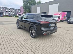 Black Nissan Qashqai 2024 in Riga, with an engine capacity of 1.50 L and mileage of 41 thousand km for 26400 €, photo 4 on AUTOMOTO.COM.LV