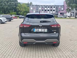 Black Nissan Qashqai 2024 in Riga, with an engine capacity of 1.50 L and mileage of 41 thousand km for 26400 €, photo 5 on AUTOMOTO.COM.LV