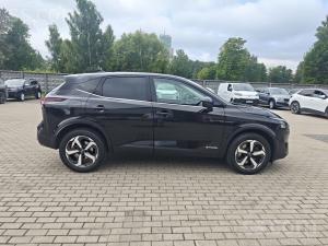 Black Nissan Qashqai 2024 in Riga, with an engine capacity of 1.50 L and mileage of 41 thousand km for 26400 €, photo 7 on AUTOMOTO.COM.LV