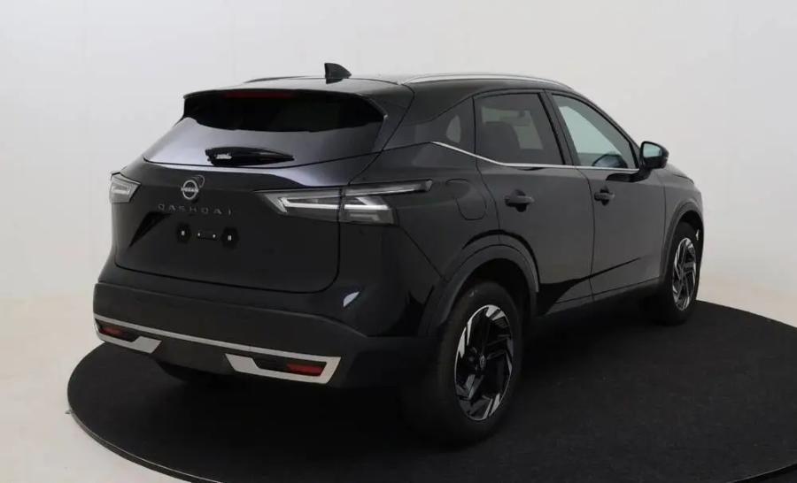 Black Nissan Qashqai 2025 in Riga, with an engine capacity of 1.30 L and mileage of 19 thousand km for 28990 €, photo 3 on AUTOMOTO.COM.LV