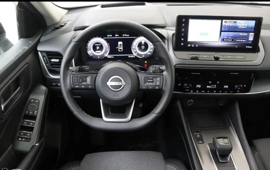 Black Nissan Qashqai 2025 in Riga, with an engine capacity of 1.30 L and mileage of 19 thousand km for 28990 €, photo 4 on AUTOMOTO.COM.LV