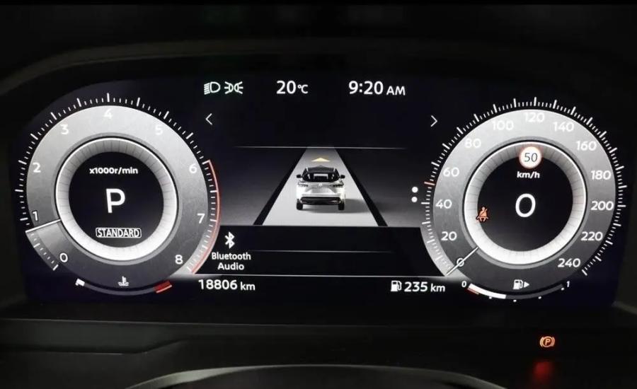 Black Nissan Qashqai 2025 in Riga, with an engine capacity of 1.30 L and mileage of 19 thousand km for 28990 €, photo 5 on AUTOMOTO.COM.LV