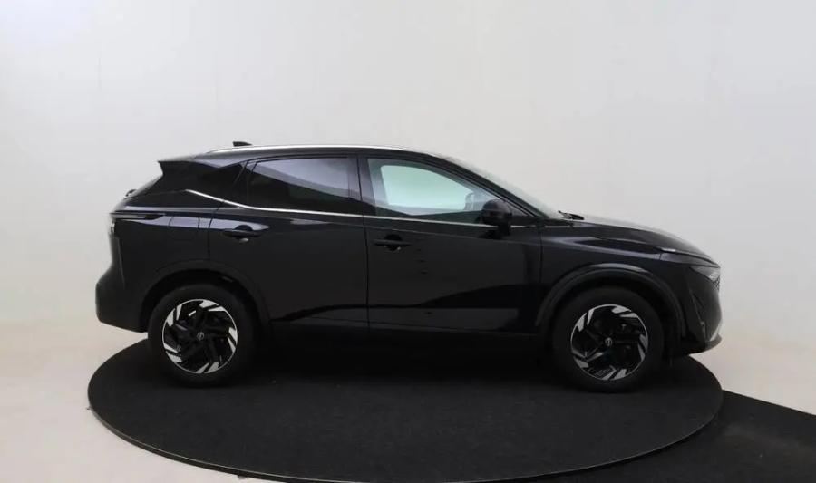 Black Nissan Qashqai 2025 in Riga, with an engine capacity of 1.30 L and mileage of 19 thousand km for 28990 €, photo 6 on AUTOMOTO.COM.LV