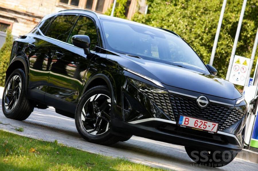 Black Nissan Qashqai 2025 in Riga, with an engine capacity of 1.30 L and mileage of 19 thousand km for 27490 €, photo 4 on AUTOMOTO.COM.LV