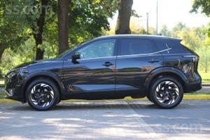 Black Nissan Qashqai 2025 in Riga, with an engine capacity of 1.30 L and mileage of 19 thousand km for 27490 €, photo 6 on AUTOMOTO.COM.LV