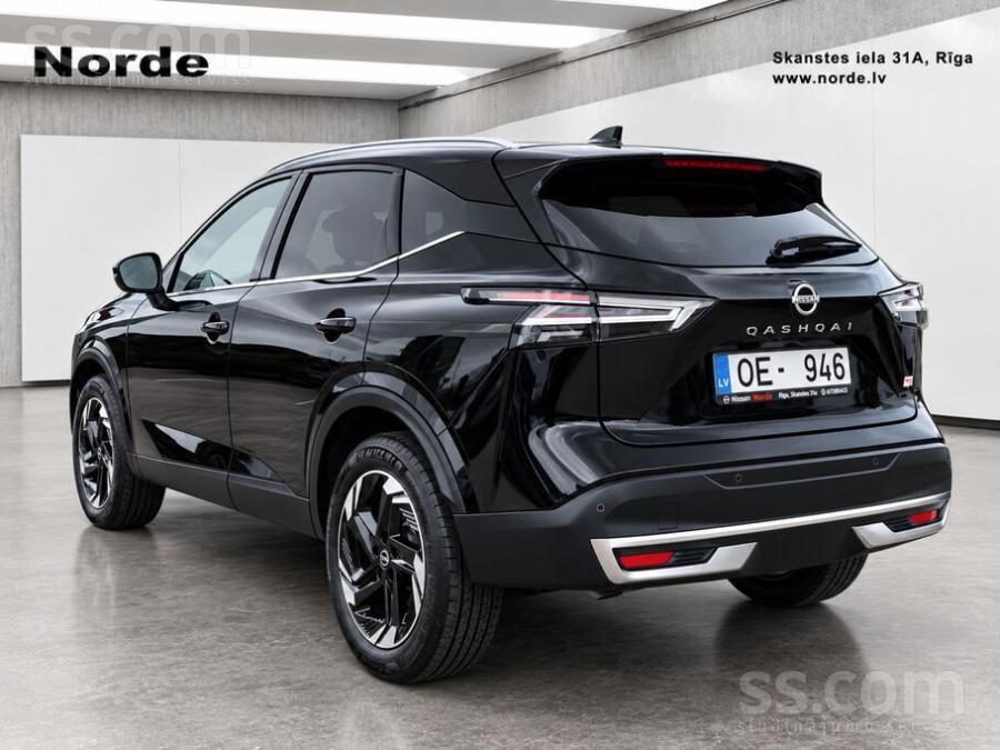 Black Nissan Qashqai 2025 in Riga, with an engine capacity of 1.30 L and mileage of 27 thousand km for 26980 €, photo 4 on AUTOMOTO.COM.LV
