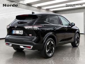 Black Nissan Qashqai 2025 in Riga, with an engine capacity of 1.30 L and mileage of 27 thousand km for 26980 €, photo 5 on AUTOMOTO.COM.LV