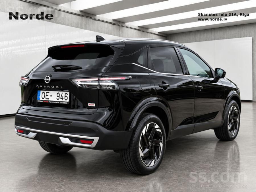 Black Nissan Qashqai 2025 in Riga, with an engine capacity of 1.30 L and mileage of 27 thousand km for 26980 €, photo 5 on AUTOMOTO.COM.LV