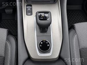 Melns Nissan Qashqai 2025 Rīga, ar dzinēja tilpumu 1.30 L un nobraukumu 52 tūkst. km par 27900 €, foto 10 vietnē AUTOMOTO.COM.LV