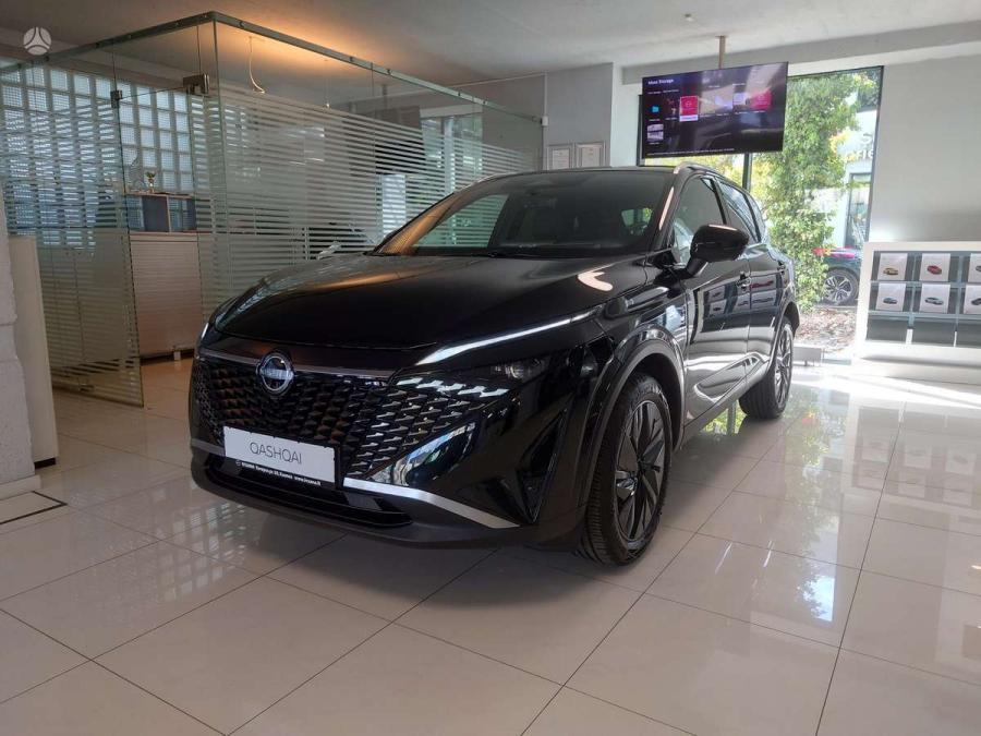 Black Nissan Qashqai 2026 in Kaunas, with an engine capacity of 1.33 L and mileage of 0 thousand km for 33690 €, photo 1 on AUTOMOTO.COM.LV