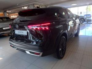 Black Nissan Qashqai 2026 in Kaunas, with an engine capacity of 1.33 L and mileage of 0 thousand km for 33690 €, photo 3 on AUTOMOTO.COM.LV