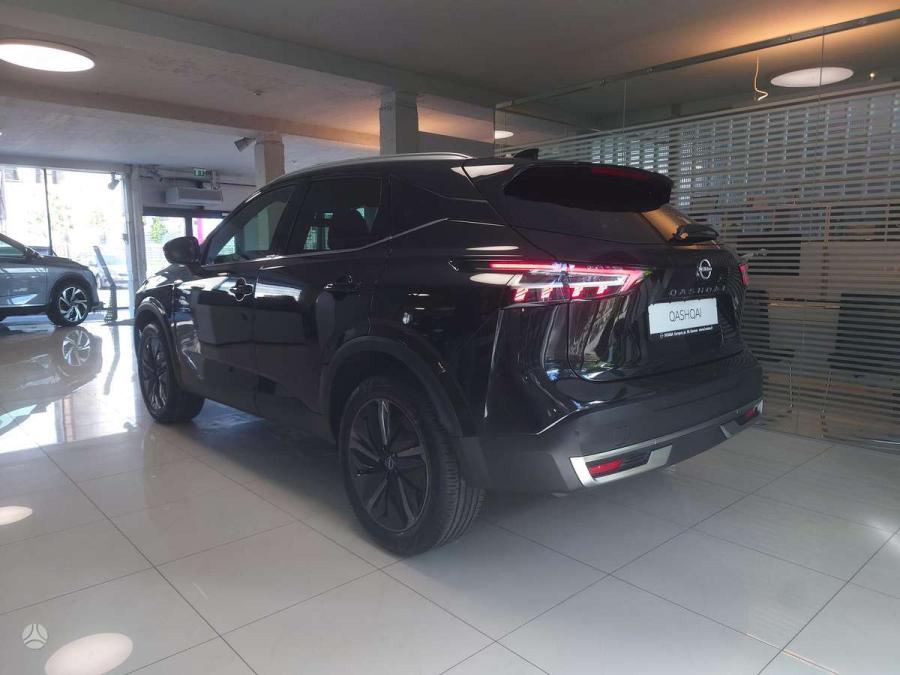 Black Nissan Qashqai 2026 in Kaunas, with an engine capacity of 1.33 L and mileage of 0 thousand km for 33690 €, photo 5 on AUTOMOTO.COM.LV