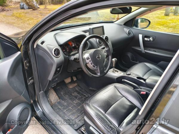 Black Nissan Qashqai 2007 in Tallinn, with an engine capacity of 2.00 L and mileage of 190 thousand km for 3500 €, photo 9 on AUTOMOTO.COM.LV