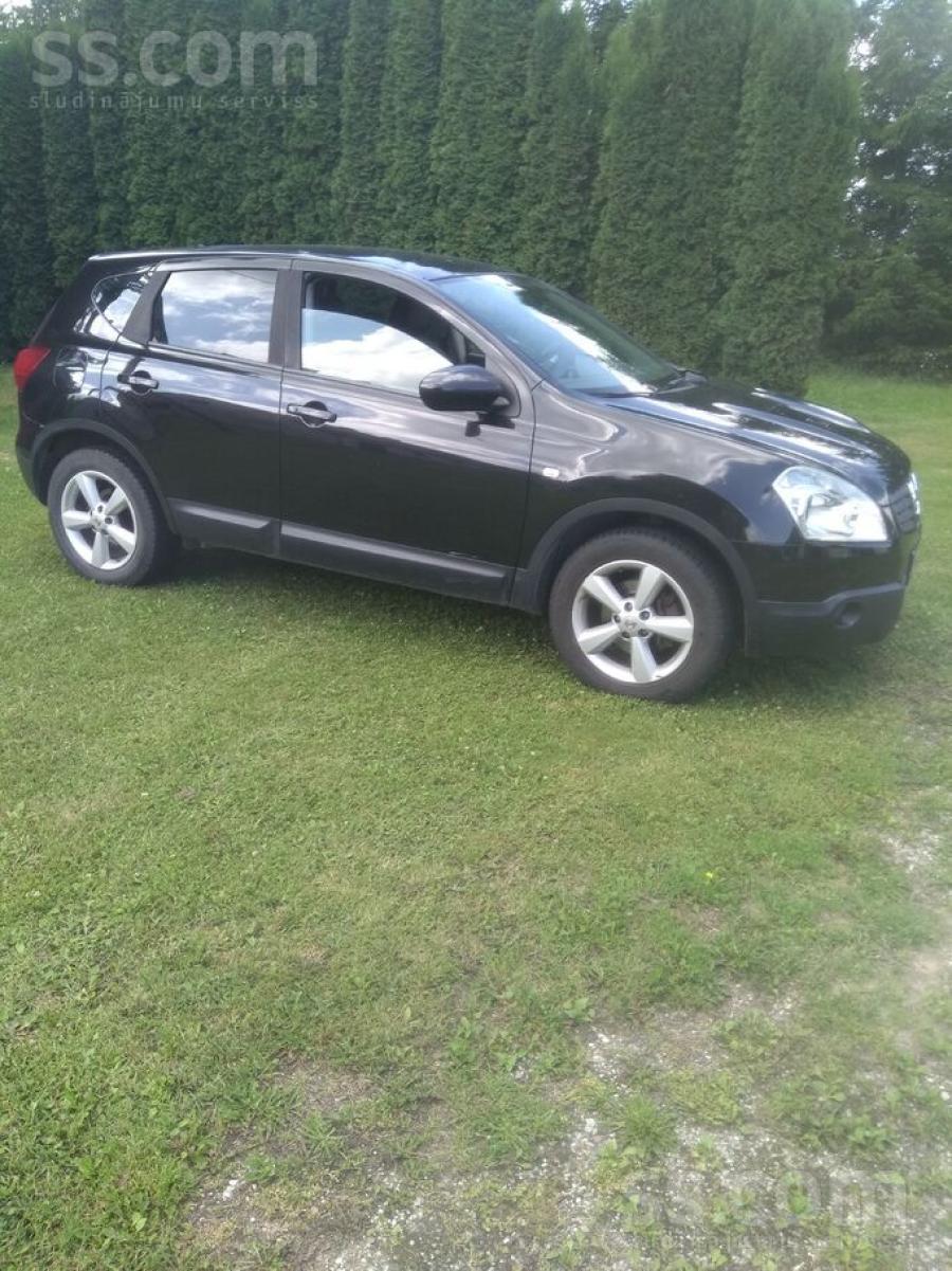 Black Nissan Qashqai 2007 in Liepaja, with an engine capacity of 2.00 L and mileage of 268 thousand km for 3750 €, photo 3 on AUTOMOTO.COM.LV