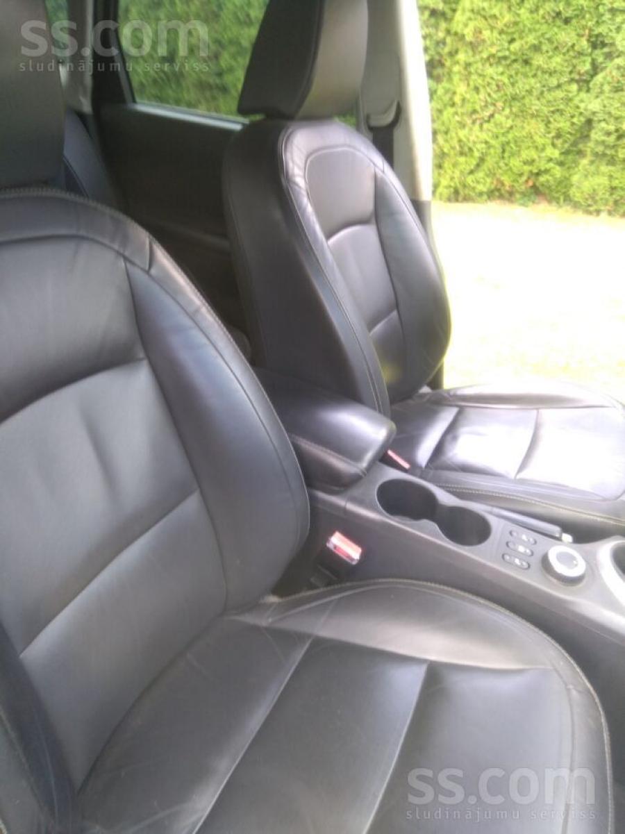 Black Nissan Qashqai 2007 in Liepaja, with an engine capacity of 2.00 L and mileage of 268 thousand km for 3750 €, photo 4 on AUTOMOTO.COM.LV