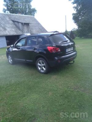 Black Nissan Qashqai 2007 in Liepaja, with an engine capacity of 2.00 L and mileage of 268 thousand km for 3750 €, photo 5 on AUTOMOTO.COM.LV