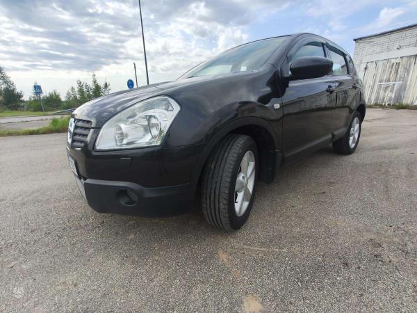 Black Nissan Qashqai 2008 in Visaginas, with an engine capacity of 2.00 L and mileage of 225 thousand km for 3700 €, photo 8 on AUTOMOTO.COM.LV