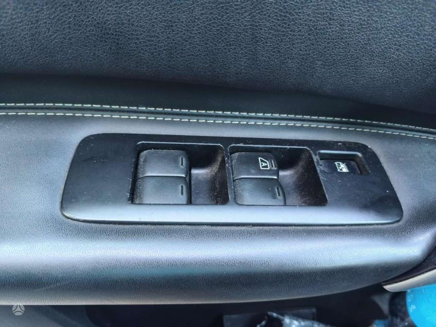Черный Ниссан Кашкай 2008 в Висагинас, объемом двигателя 2.00 л и пробегом 225 тыс. км за 3700 €, фото 17 на AUTOMOTO.COM.LV