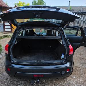 Black Nissan Qashqai 2009 in Valka, with an engine capacity of 1.50 L and mileage of 375 thousand km for 3000 €, photo 4 on AUTOMOTO.COM.LV