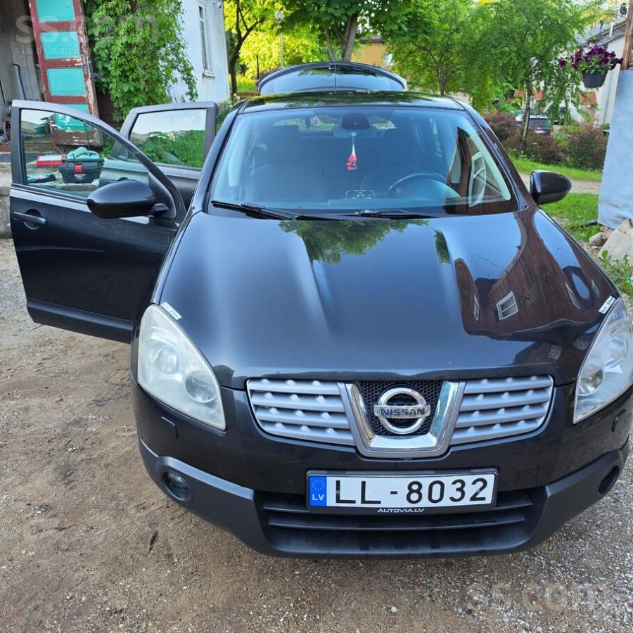 Black Nissan Qashqai 2009 in Valka, with an engine capacity of 1.50 L and mileage of 375 thousand km for 3000 €, photo 5 on AUTOMOTO.COM.LV