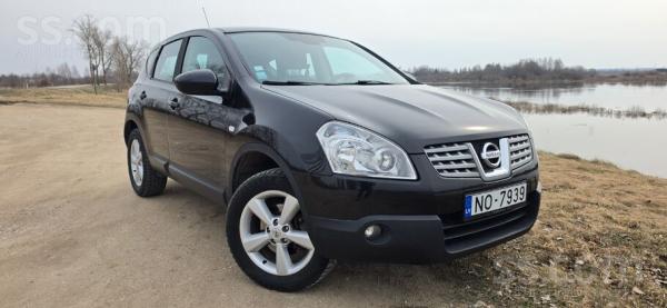 Black Nissan Qashqai 2009 in Daugavpils, with an engine capacity of 1.50 L and mileage of 251 thousand km for 4200 €, photo 1 on AUTOMOTO.COM.LV