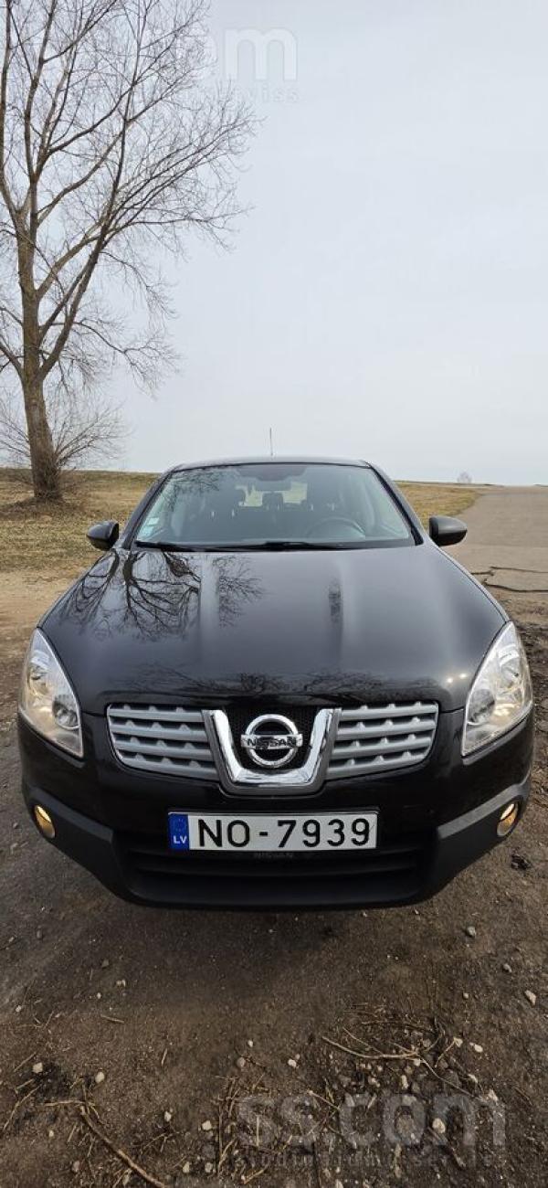 Black Nissan Qashqai 2009 in Daugavpils, with an engine capacity of 1.50 L and mileage of 251 thousand km for 4200 €, photo 5 on AUTOMOTO.COM.LV